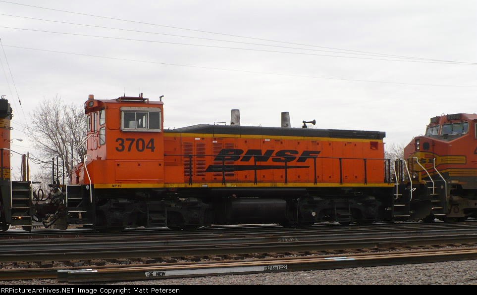 BNSF 3704